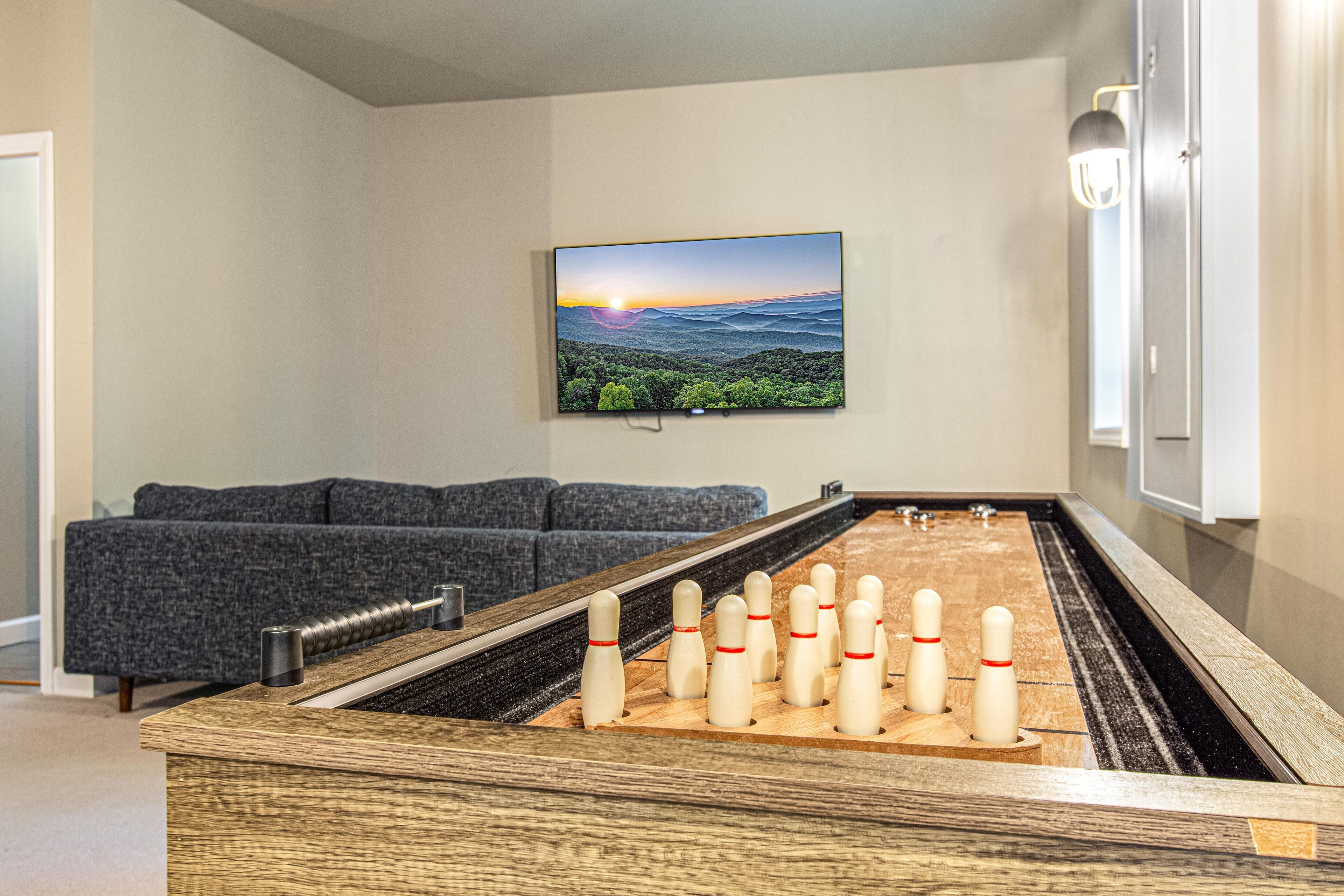 Highland Hideaway By Carolina Mornings | Rec Room, Firepit, & Hot Tub🕹️ - 阿什維爾