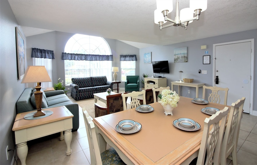 Sweet Main Floor Home In Sweetwater - Florida