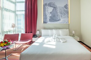 Suíte estúdio executiva | Cofres nos quartos, individualmente decorados, escrivaninha