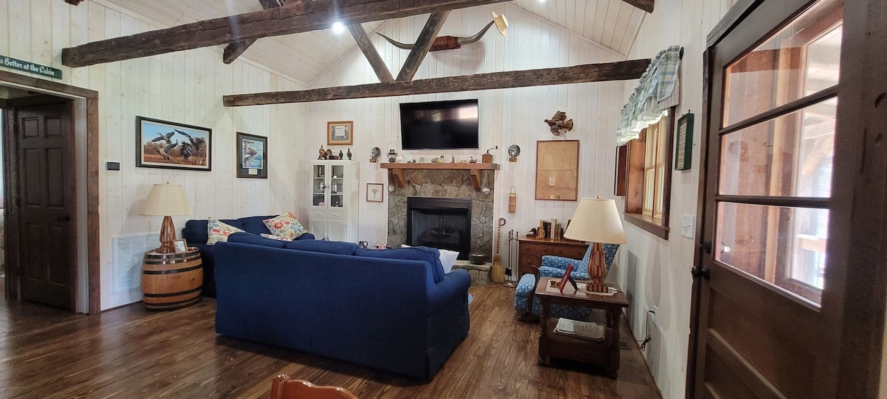 1870 Farmhouse With Modern Amenities - Fire Pit - Picnic Area - Farm View - Bryson City, NC