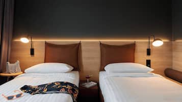 Quarto, 2 camas individuais, não fumadores | Secretária, quartos insonorizados, berços/camas para crianças grátis