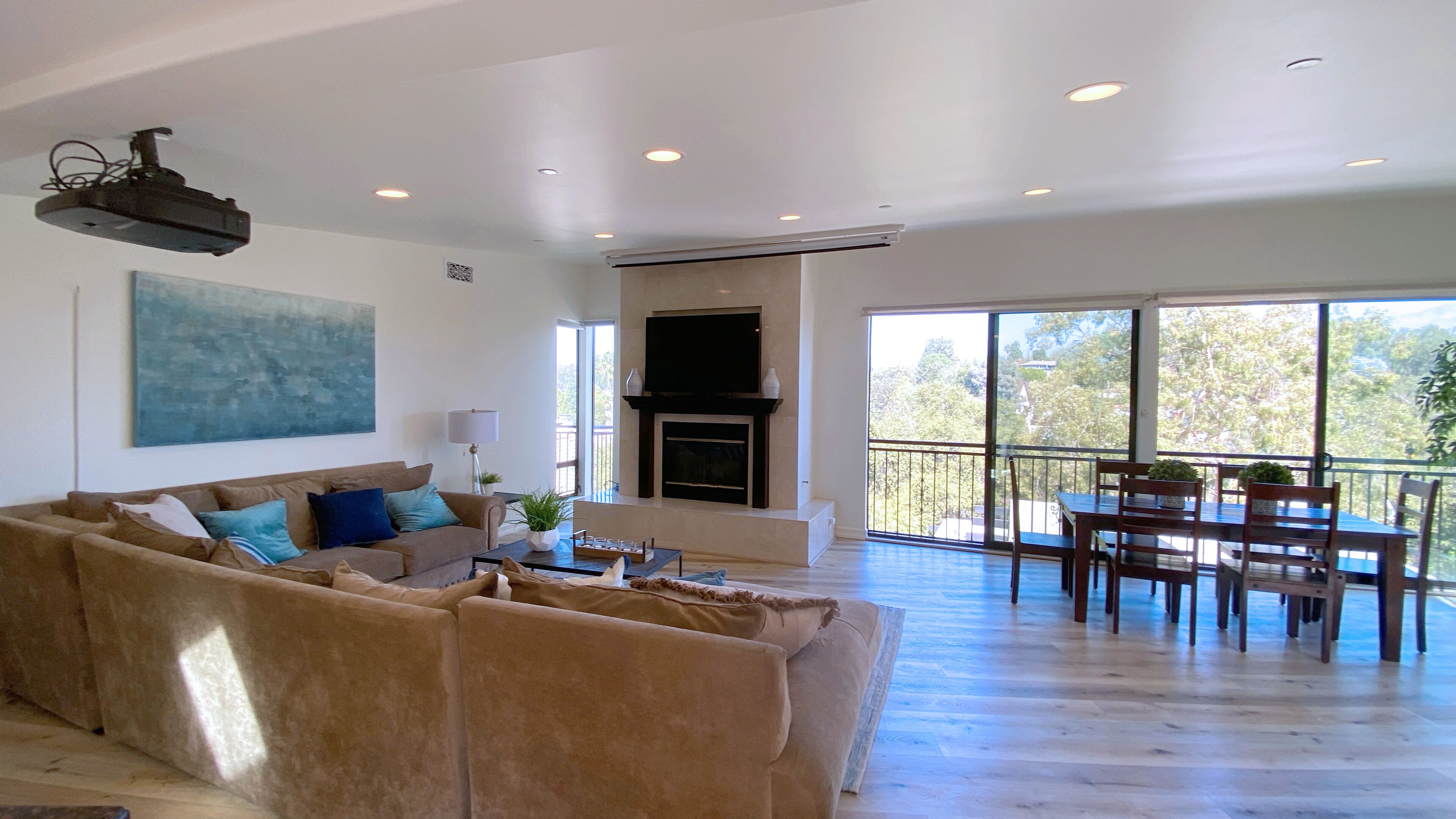 Luxurious Spacious Hillside Retreat With Amazing Views Near Rosebowl - Pasadena, CA