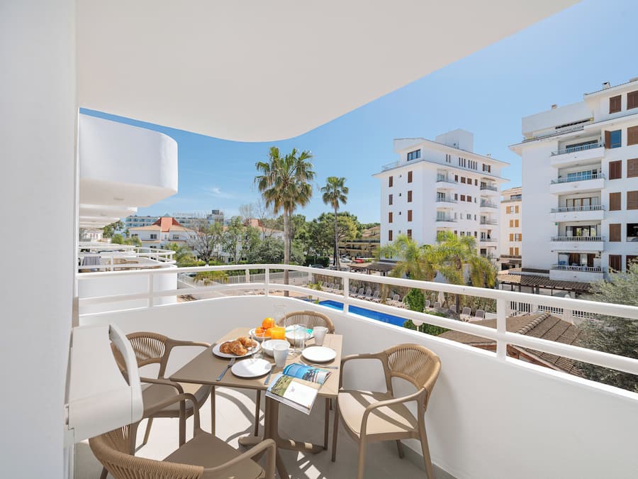 Apartamento standard, sacada, vista para o jardim | Terraço/pátio