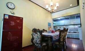 Casa Familiar | Refeições no quarto