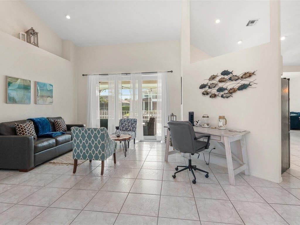 South Facing Lanai-heated Pool-walk To The Beach! - Marco Island, FL