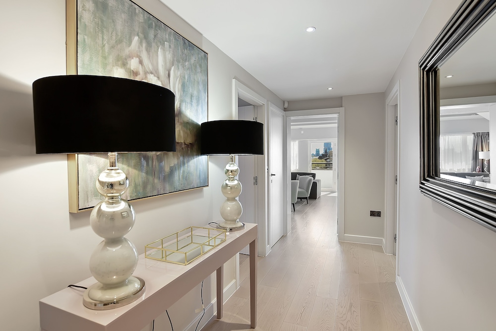 Vauxhall Bridge Road By Aeria Apartments - Victoria Station - London
