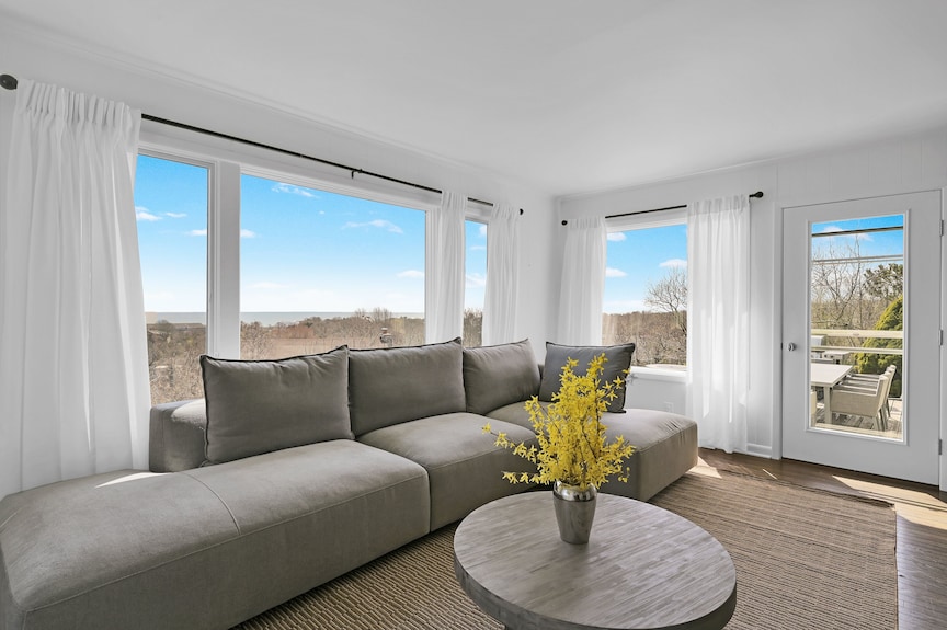 Breathtaking Ocean View Home With New Pool, Jacuzzi, Sauna, Playground And Gym - Montauk, NY