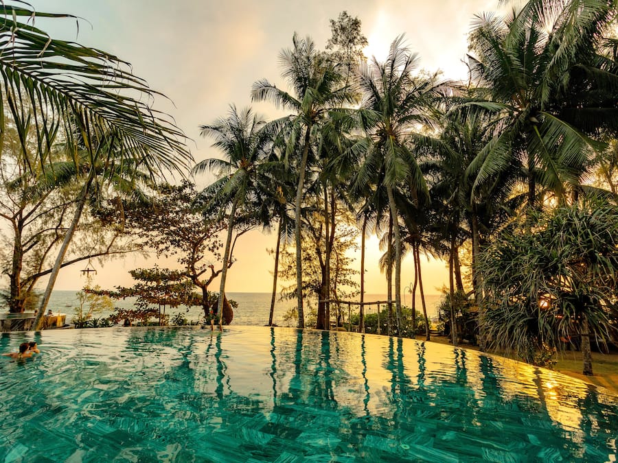 Piscina exterior, da(s) 6:00 à(s) 19:00, espreguiçadeiras