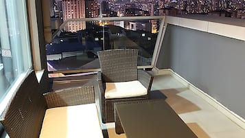 Quarto Deluxe | Roupa de alta qualidade, camas de colchão Select Comfort, minibar
