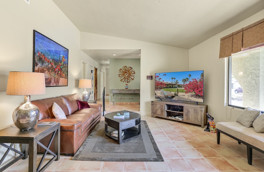Palm Springs 3 Bedroom Old World Hacienda. Private Pool, Hot Tub, Panoramic View - Palm Springs