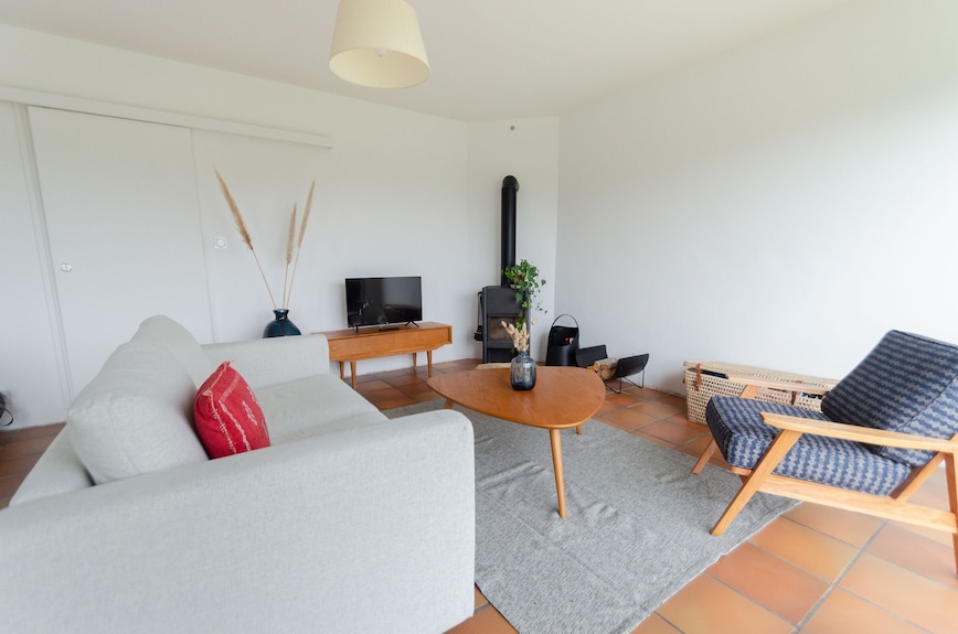 A Stone's Throw From The Beaches, House With Large Enclosed Garden - Cléder