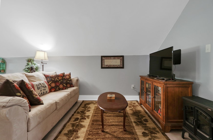 Smoky Lake Retreat - Luxury Family Cabin - テネシー州