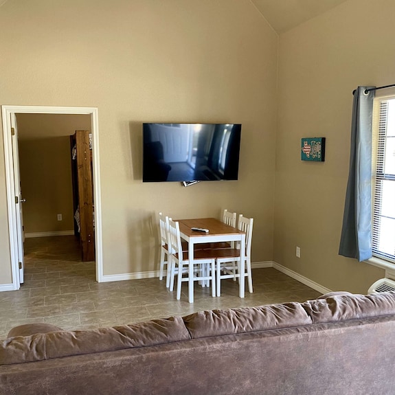 Hunter's Ridge Cabins - 2 - Texas