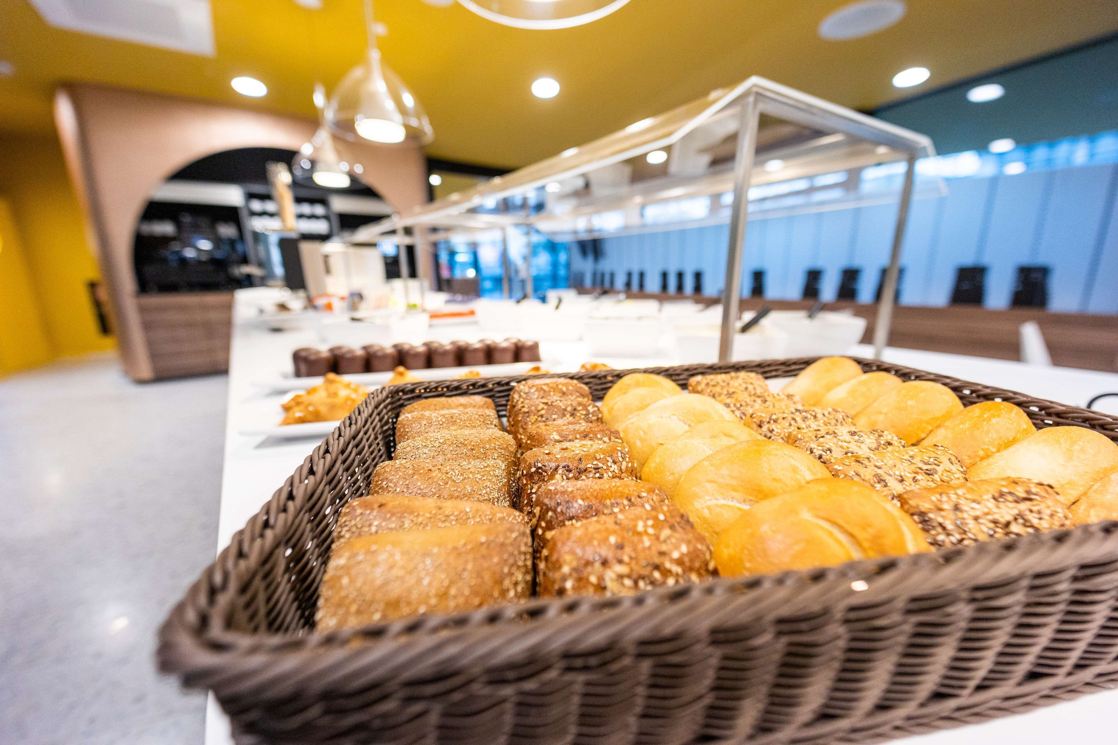 Café da manhã com buffet todos os dias mediante uma taxa