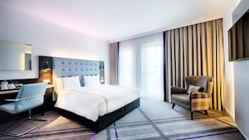 Quarto casal standard | Quartos à prova de som, ferros/tábuas de passar roupa, Wi-Fi de cortesia