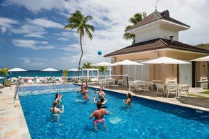 2 piscinas exteriores 