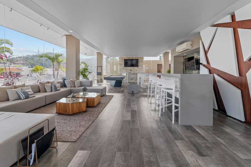 1br W/ Balcony + Bar + Gym | Stylish Loft 268 - Jalisco