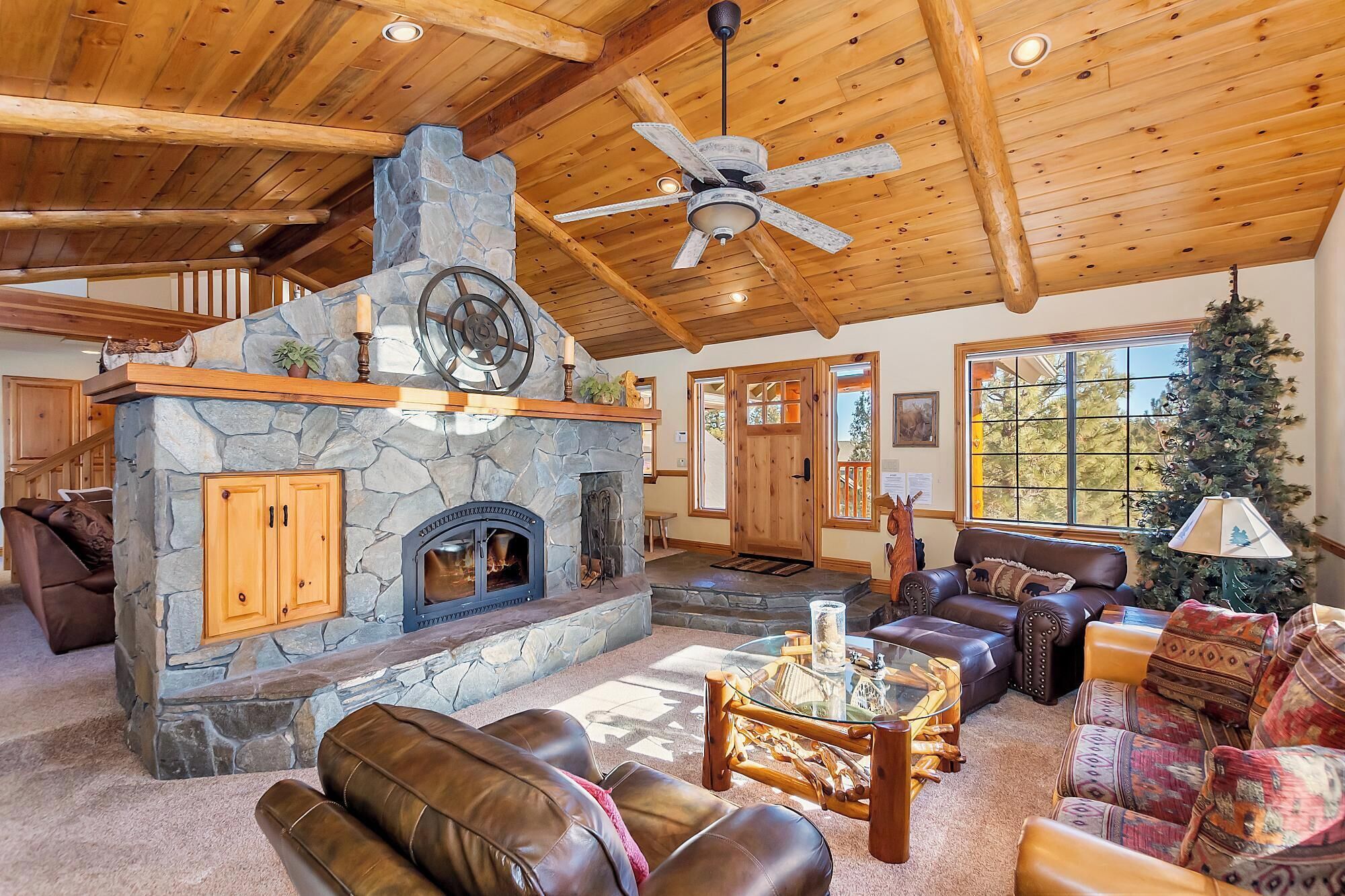Highland Manor By Destination Big Bear : Luxury Log Estate In Eagle Mountain! Movie Theater/game Room! - Big Bear Lake, CA