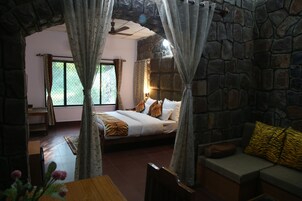 Quarto luxo | Cortinas blackout, Wi-Fi de cortesia, roupa de cama