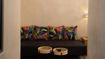 Junior Suite Private indoor / outdoor Hot Plunge Pool | 1 quarto, cofres nos quartos, cortinas blackout, quartos à prova de som