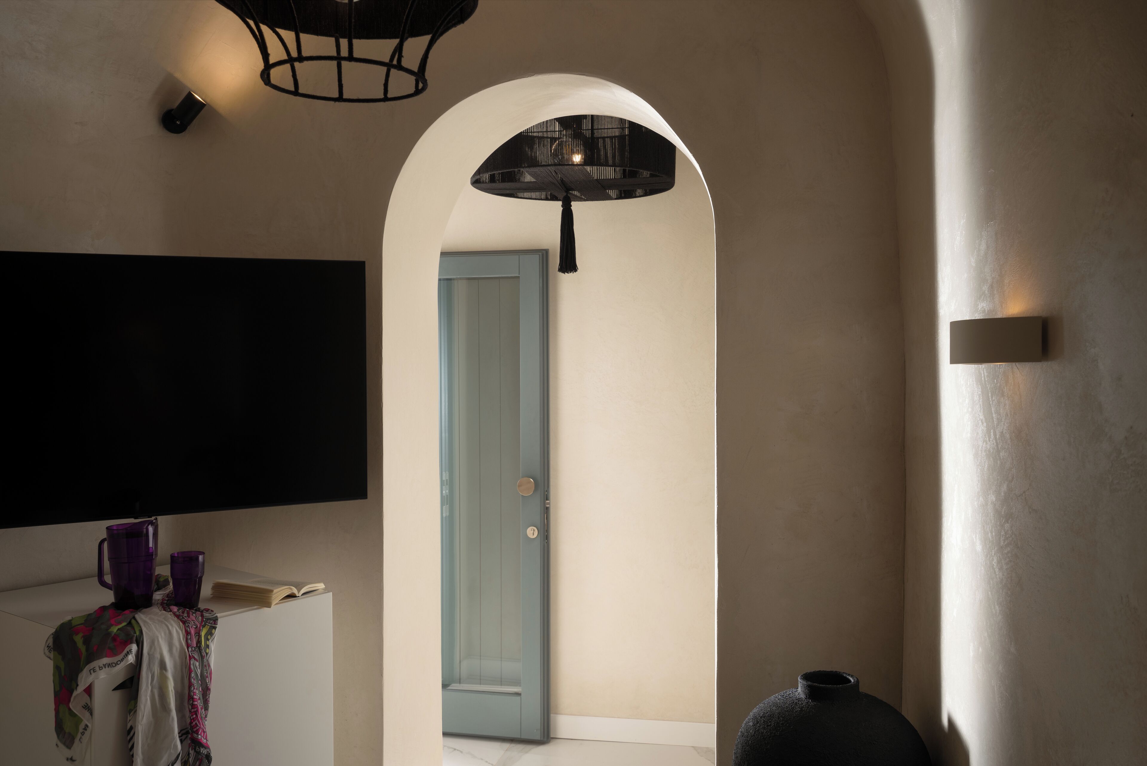 Senior Suite with Outdoor Cave Hot Tub | 1 quarto, cofres nos quartos, cortinas blackout, quartos à prova de som