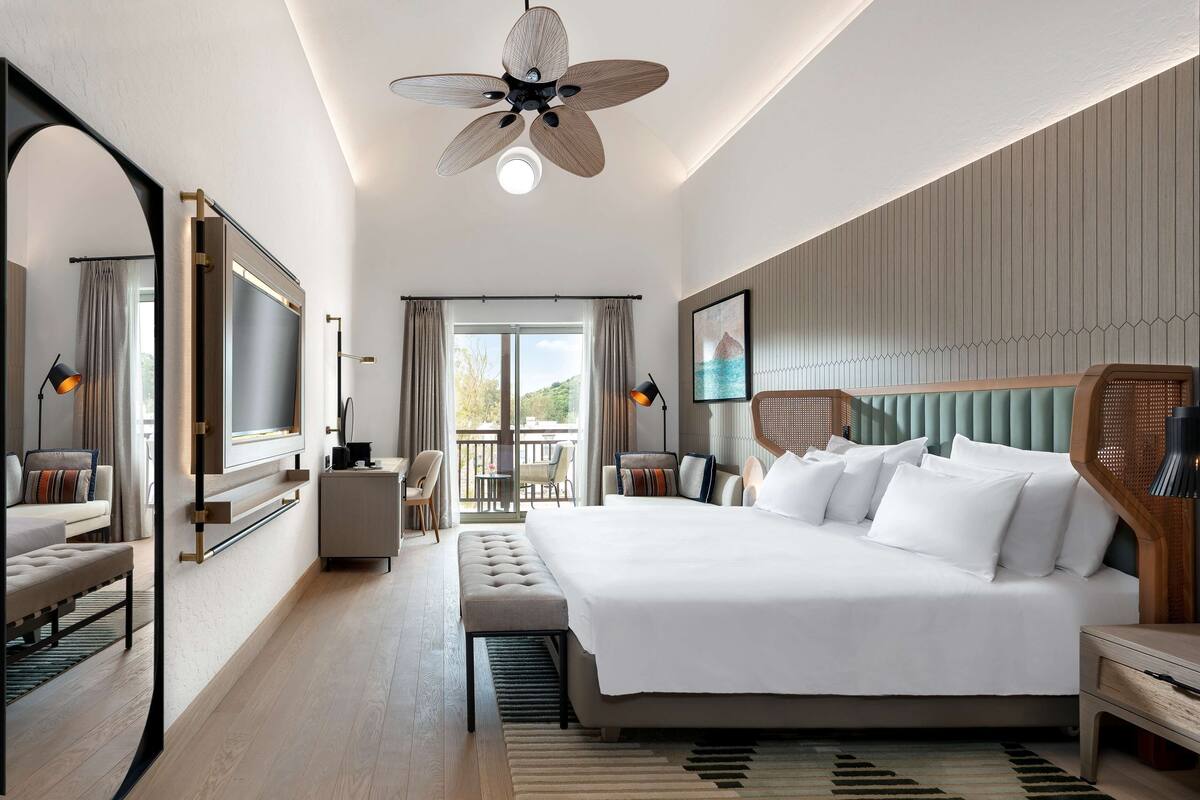 Suite Júnior | Roupa de alta qualidade, minibar, cofre no quarto, secretária 