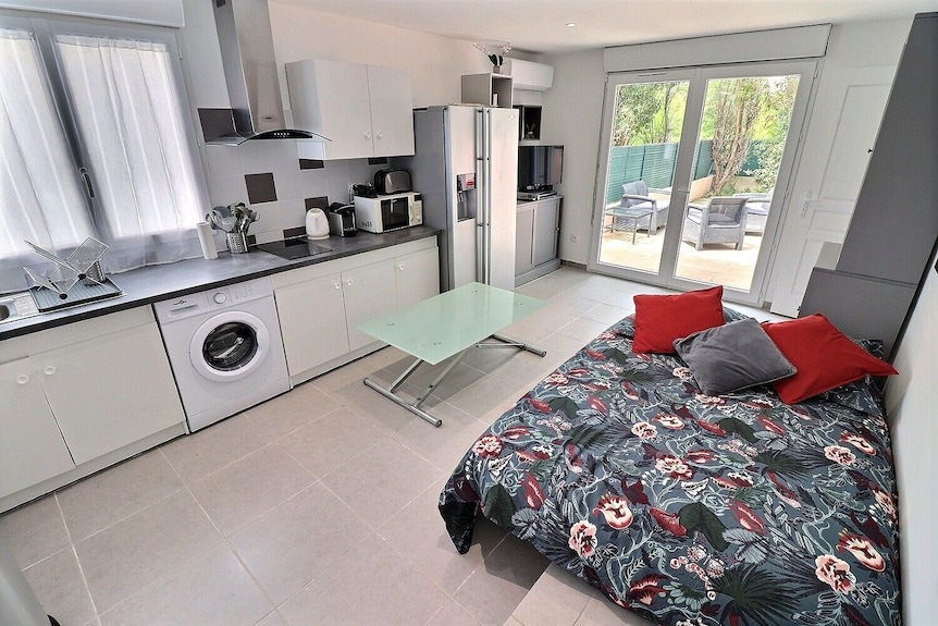 Maison à 800 M De La Plage Et 10' Du Centre - Côte d'Azur