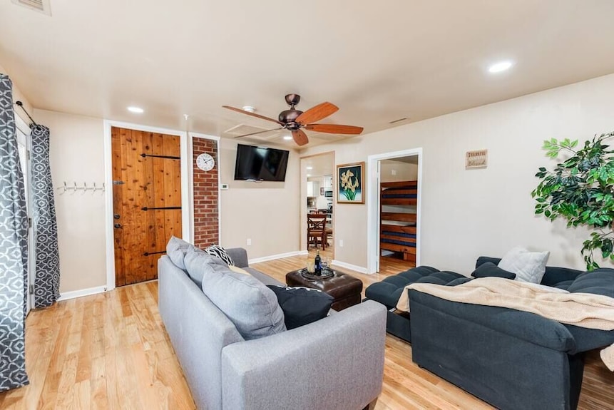 Love, Work At Mellow Yellow Suite B Near Dt Waxhaw - North Carolina