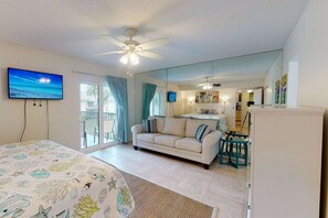 Apartamento em Condomínio Fechado (Sea Village Gulf Views 2nd Floor Cond) | 2 quartos, Wi-fi 