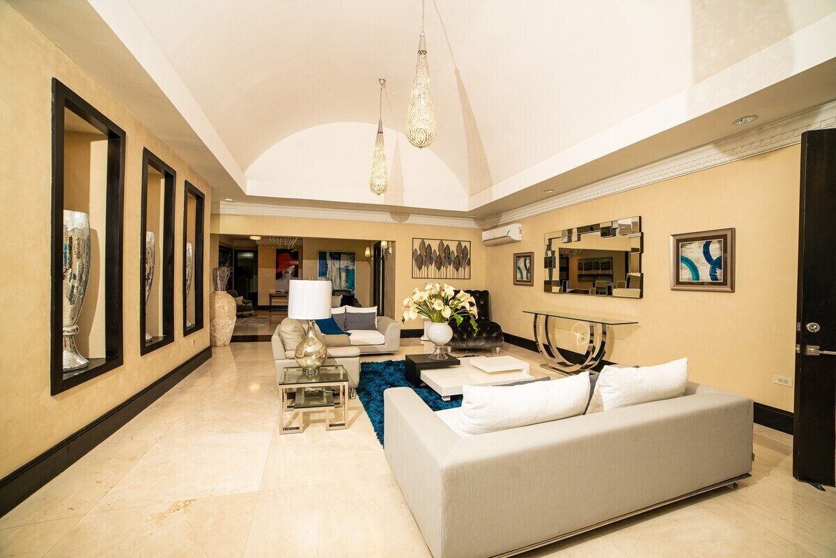 Orchids & Palms Luxury Villa Pool, Chef, Hot Tub, Airport Pickup! - Montego Bay