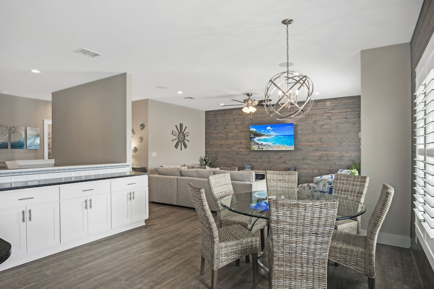 The Reel Knotty..golf Cart Friendly..great Location In The Heart Of Port A.. ! - Port Aransas, TX