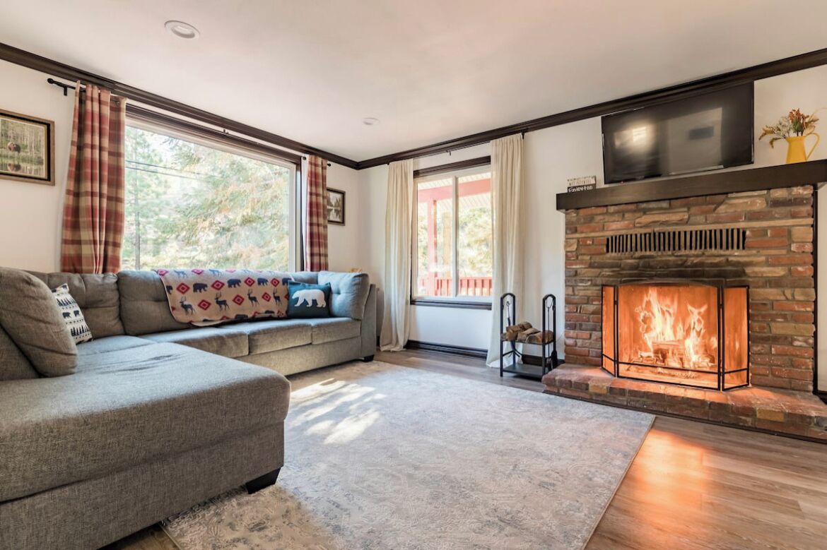 Peaceful Mountain Retreat W/large Game Room By Lake - Running Springs, CA