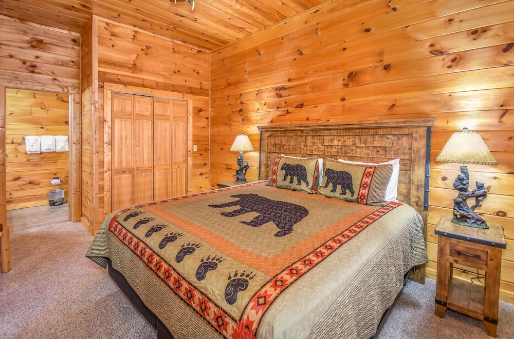 American Charm - Mountain Air Minutes From The Action - Pigeon Forge, TN