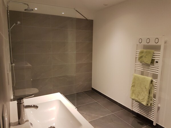 Spacious T2 Of 70 M2 With Green Terrace! - Cabriès