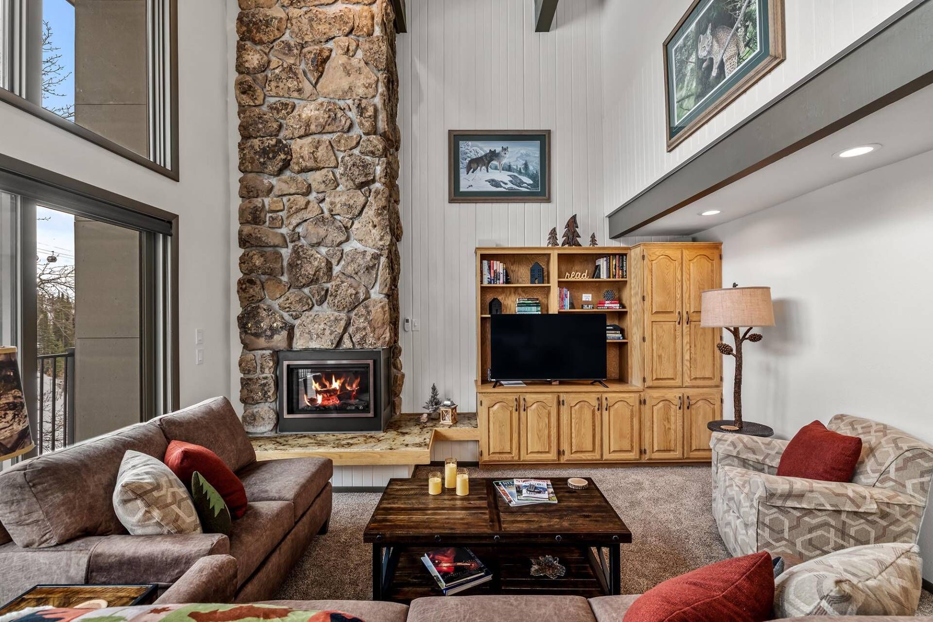 True Hike In/out Th W/scenic Slope Views-heated Pool-hot Tub-gym-w/d-covered Parking-just Remodeled - Steamboat Springs, CO