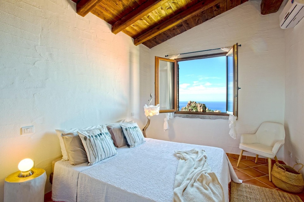 Casa Di Vacanza Iglesias Per 1 - 4 Persone Con 2 Camere Da Letto - Casa A Schiera - Buggerru