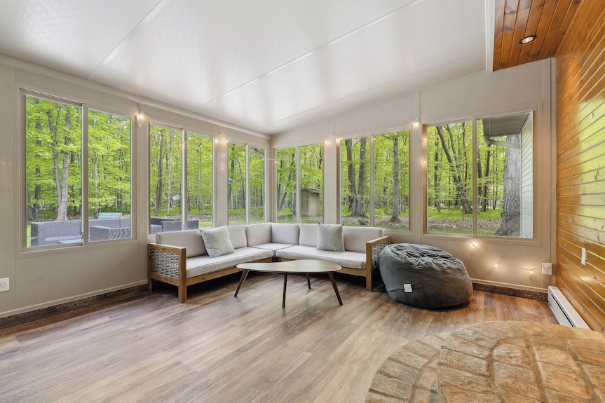 Moonlight Cabin Located In Baileys Harbor - Baileys Harbor, WI