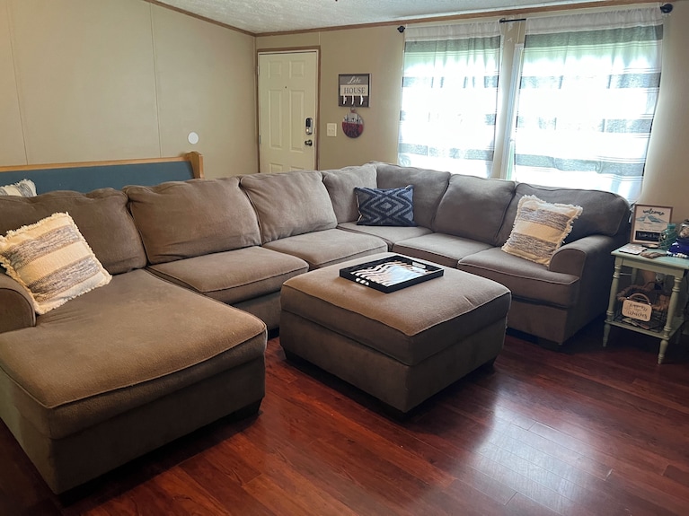 Home Near Piney Close To Everything But Tucked Away - Kentucky Lake