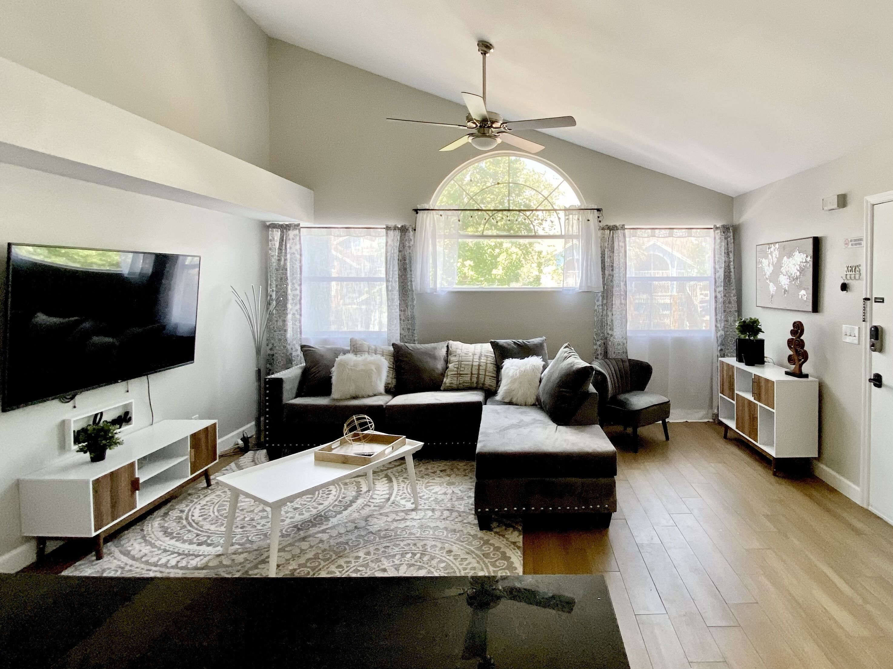 Newly Remodeled Stylish 2br Apt Close To The Parks - Lake Buena Vista