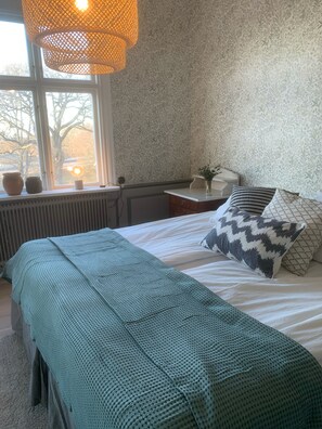 Quarto Duplo Deluxe, casa de banho privativa | Roupa de cama fornecida 