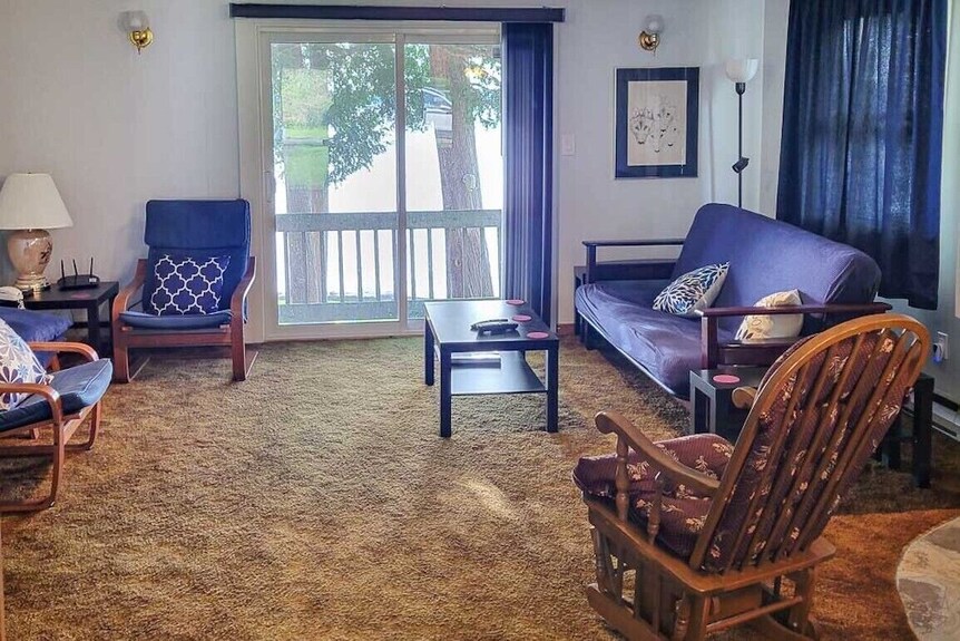 Whispering Waters - Two Bedroom Cottage, Sleeps 6 - Kawartha Lakes