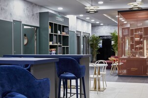 Área de estar no saguão