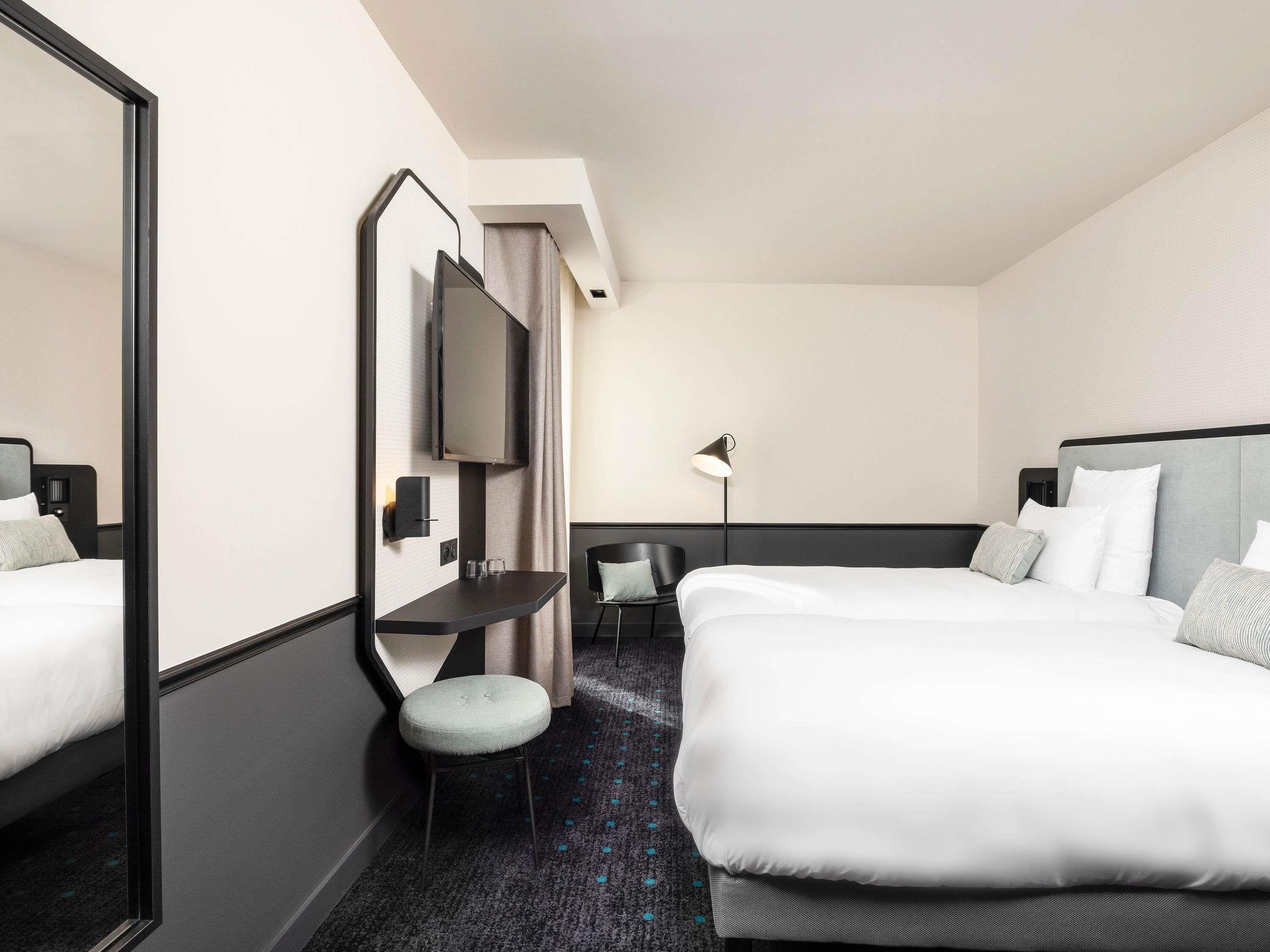 Roupa de alta qualidade, camas de colchão pillowtop, cofre no quarto 