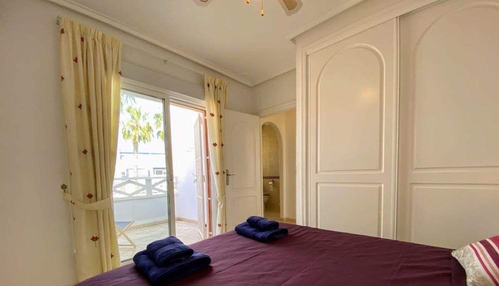 Laguna Townhouse Overlooking Communal Pool  Lom01 - Guardamar del Segura