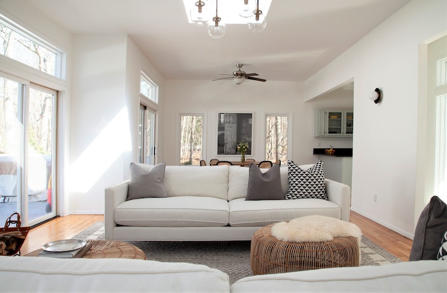 3 Bedroom 2 Bathroom East Hampton Home With Heated Salt Water Pool - The Hamptons, NY