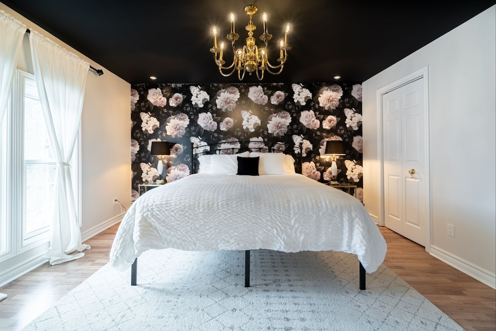 Boutique Home By The Falls - Niagara Falls