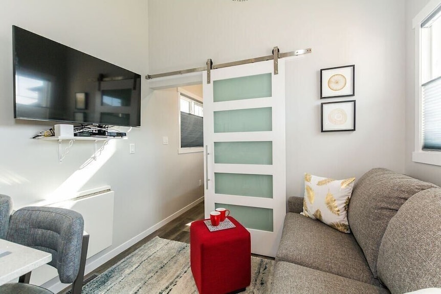 Ladybug Lane "Tiny Home Away From Home" - Alberta