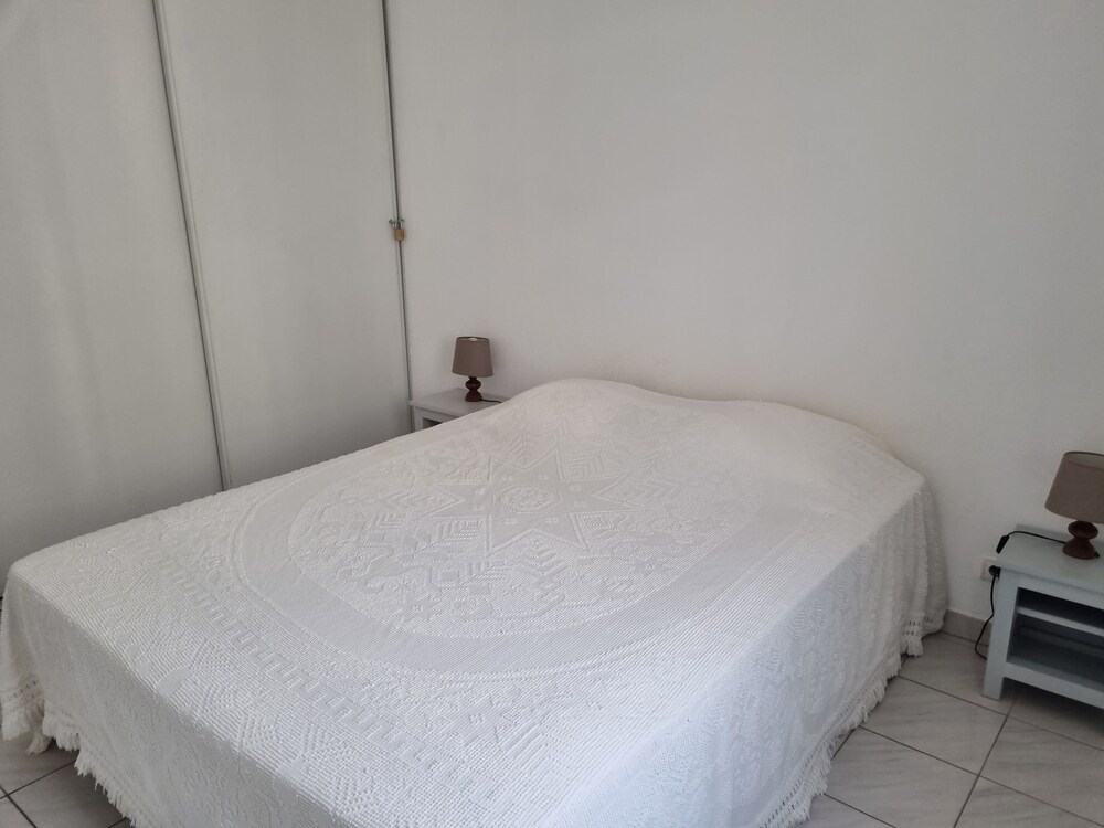 Appartement Pour 2 à 5 Pers - Terrasse - Parking - Plage - Fréjus