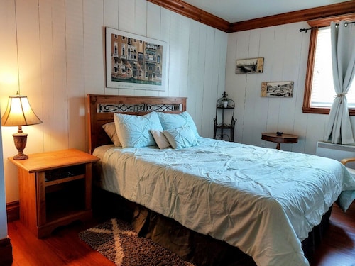 Petit Nid Douillet/ Vieux Terrebonne - Terrebonne