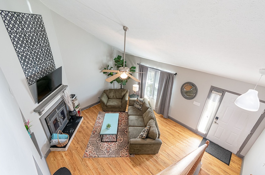 Central And Chic Hampton Condo! 2 Br 2 Ba W/d +Wifi! Dog Friendly - Norfolk, VA
